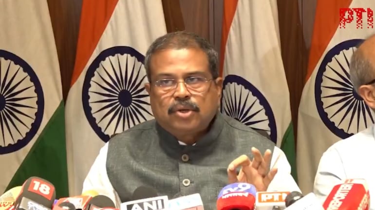 Congress slams CBSE officers' transfer, demands Dharmendra Pradhan's ...