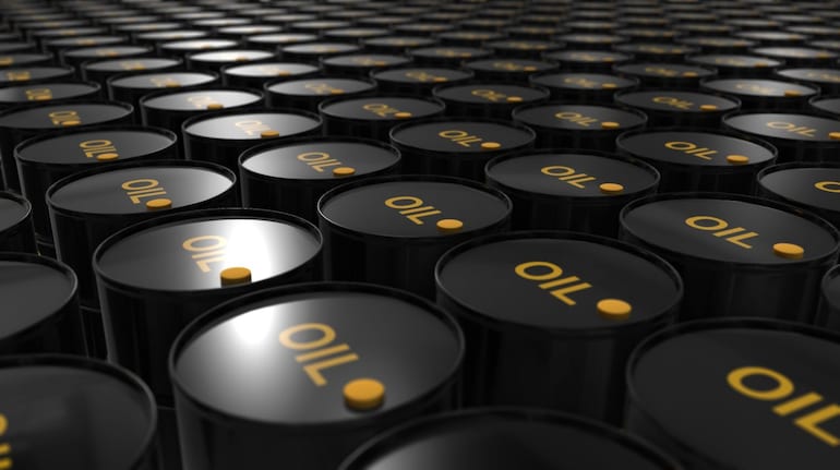 Commodity Corner: Oil near four-month low, gold slips as dollar surge ...