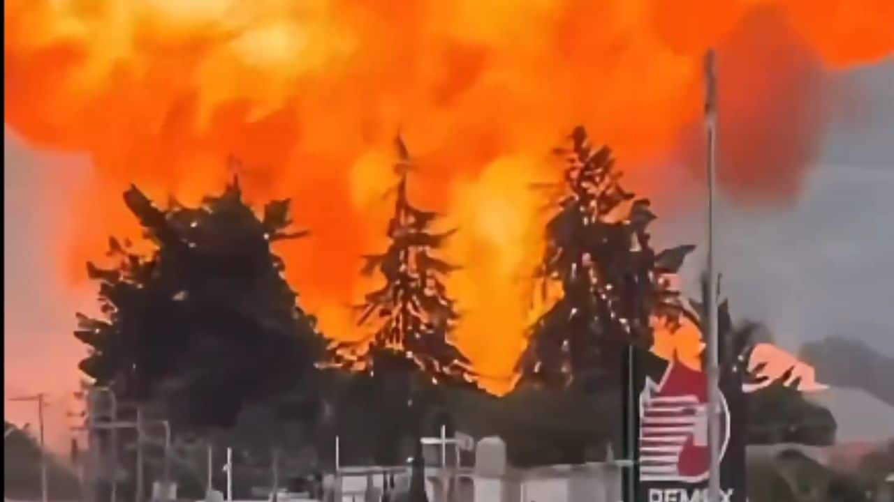 Fuel tanker carrying suspected stolen gasoline explodes in Mexico ...