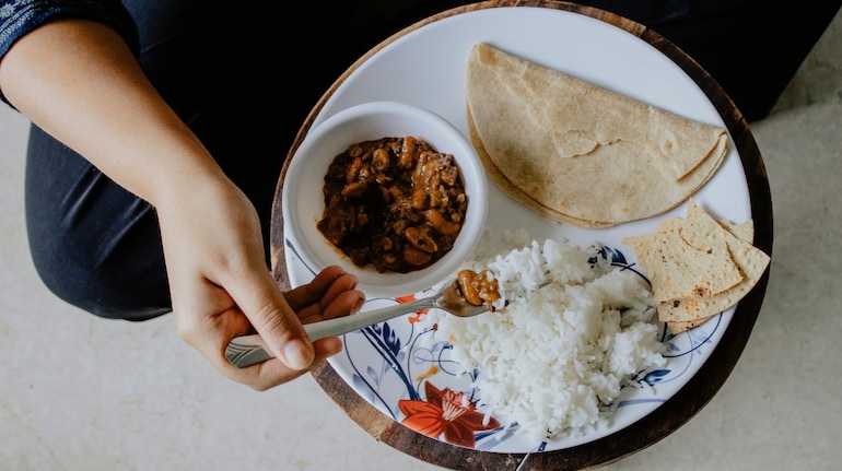 Can a diabetic person eat rice and roti together? Diabetologist answers