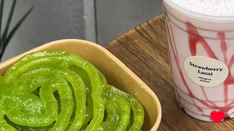 Matcha jalebi and strawberry lassi photo goes viral, netizens call it a ...