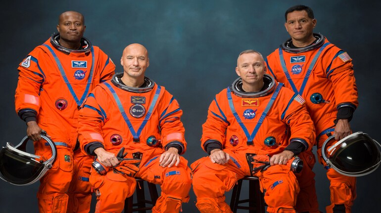 NASA reveals Artemis III crew as moon race with SpaceX and Blue Origin ...
