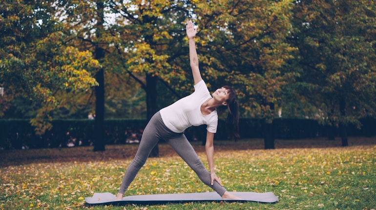 5 beginner-friendly yoga poses for people who say “My body is too stiff ...