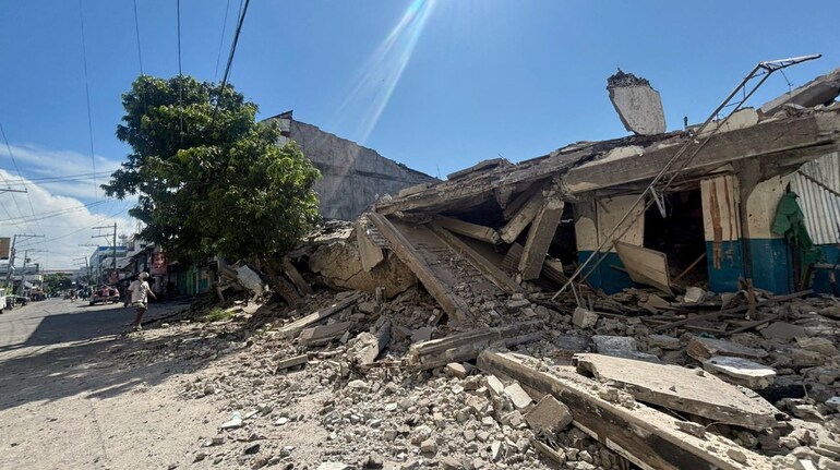 7.8 magnitude Philippines quake made Earth vibrate, seismic waves ...