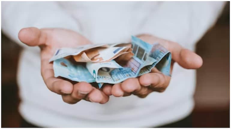 'Not a lifetime meal ticket': Man says he wants to cut mom's allowance ...
