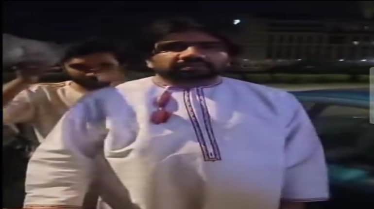 Pakistani expat asked to remove Emirati attire in Dubai, viral video ...