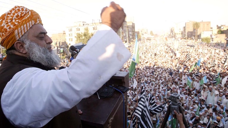 'Destroys anyone who raises their head': Fazlur Rehman slams Pak govt ...