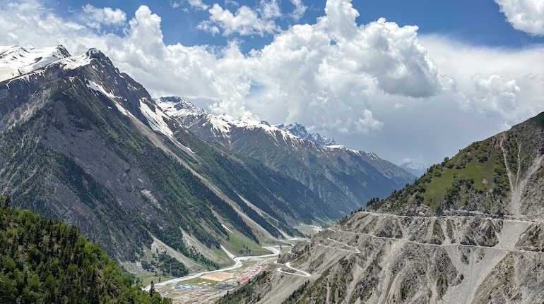 Bihar Govt announces Rs 20,000 assistance for those visiting Ladakh ...