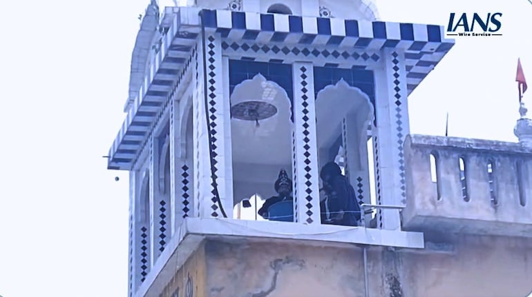 Nihang Sikhs occupy gurdwara on Hemkund Sahib route, warn of big ...