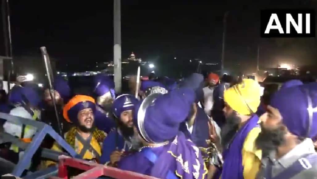 High drama at Kulhal checkpoint as Nihangs breach fortress-like ...