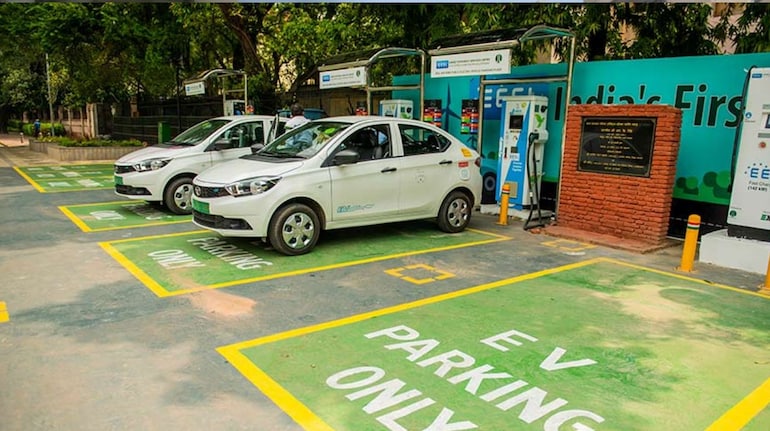 Delhi EV Policy 2026 comes into force: EVs get incentives, hybrids miss ...