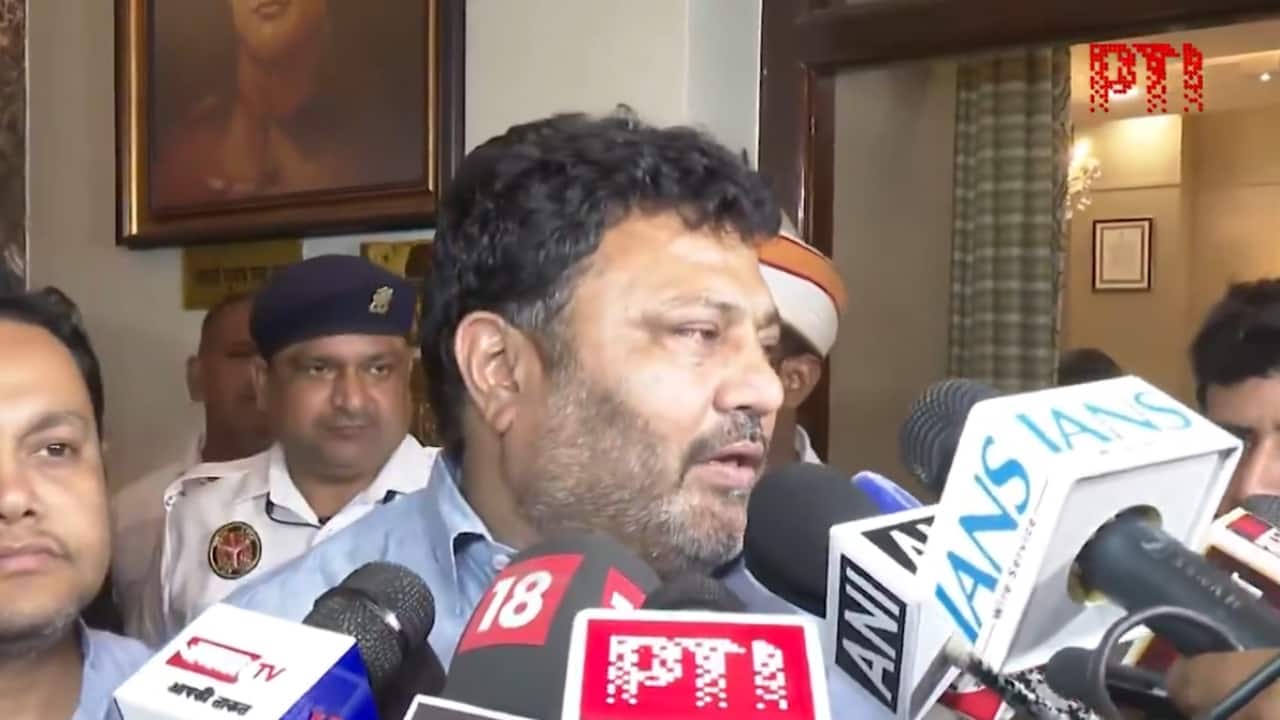 SP chief whip in UP Assembly Kamal Akhtar resigns, denies any ...